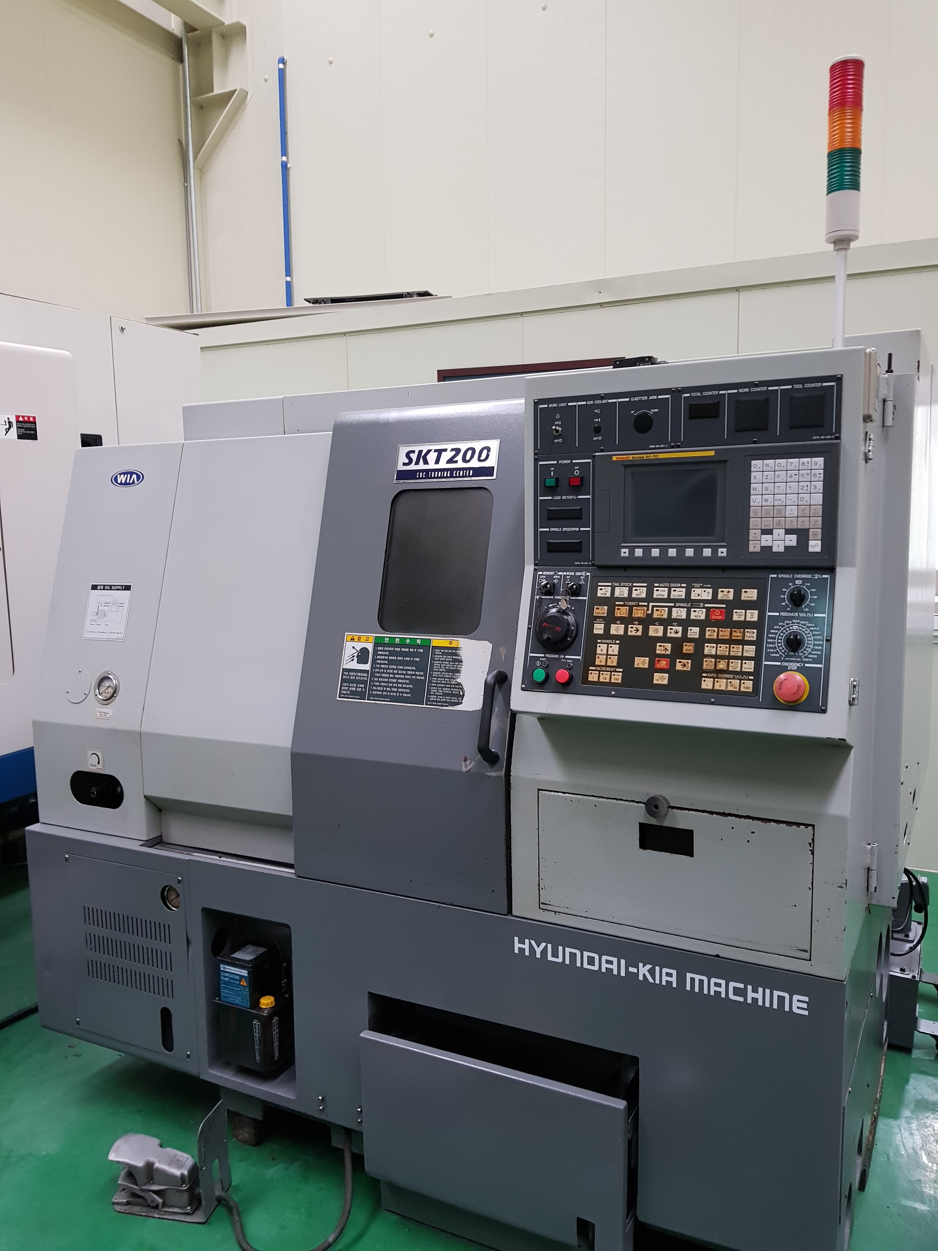 현대위아 SKT200 (8") - 제품관리 > 더머신